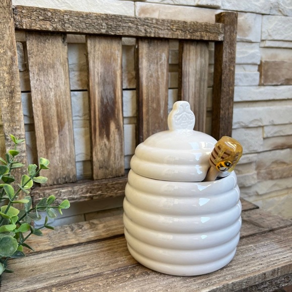 Accents | Honey Bee Jar With A Faux Honey Wooden Dipper | Poshmark